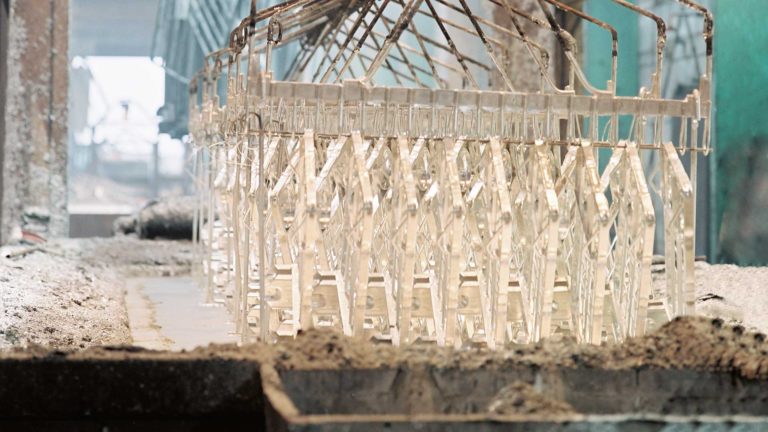 Feature-Galvanizing-DH | Demag Cranes