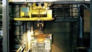 DH-with-Hot-Stuff | Demag Cranes