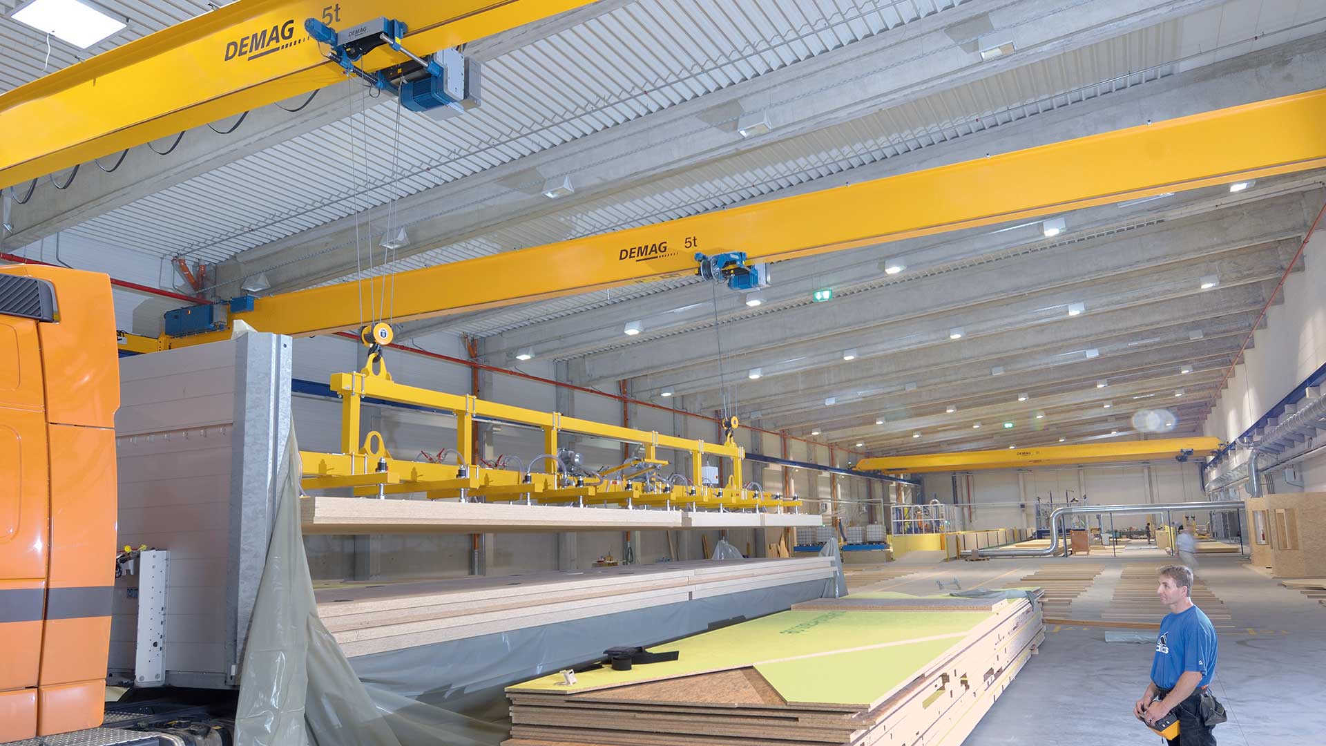 Wood-Ind-2-Cranes | Demag Cranes