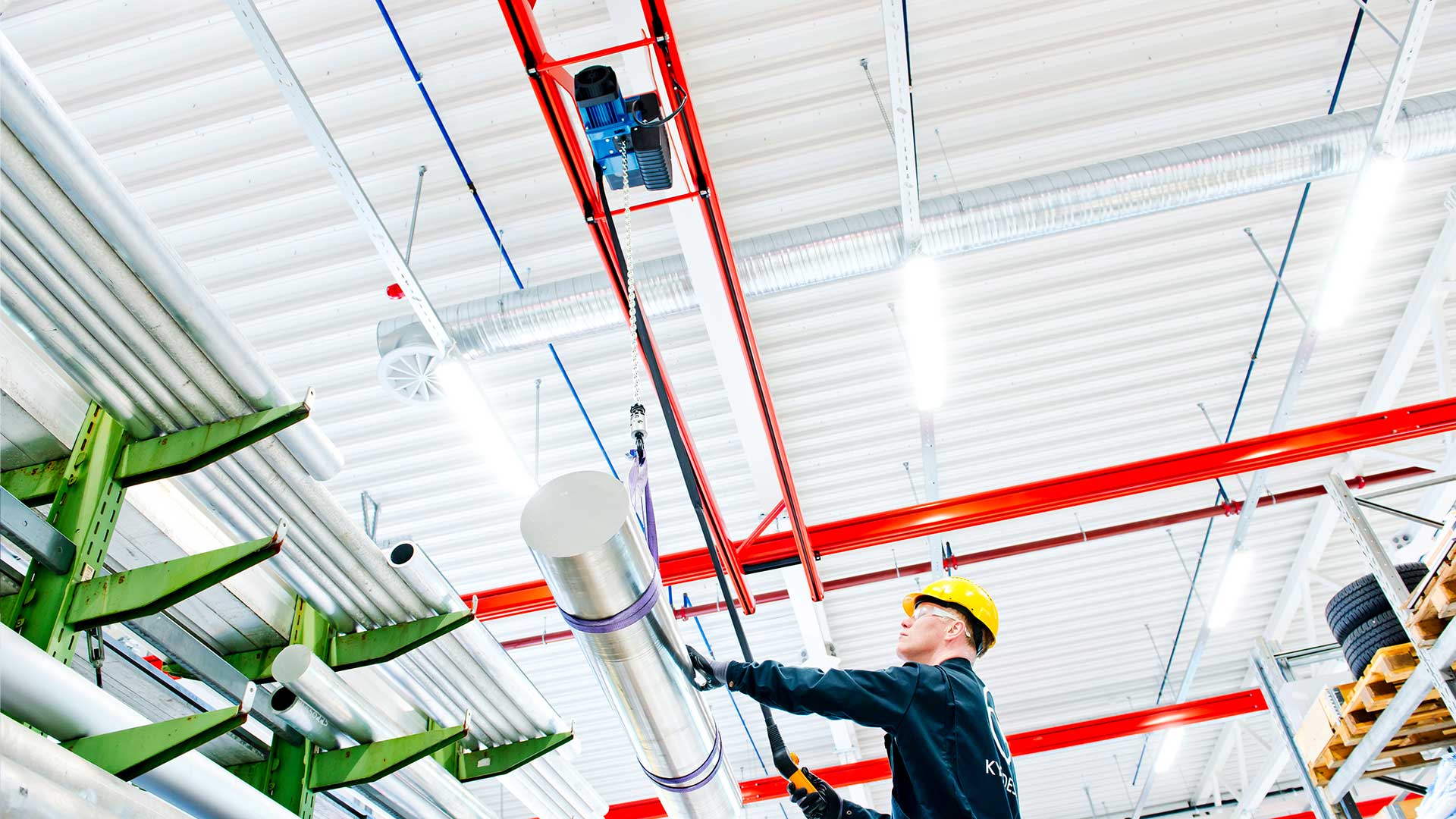 Synchronized Lifting with Multiple Chain Hoists | Demag